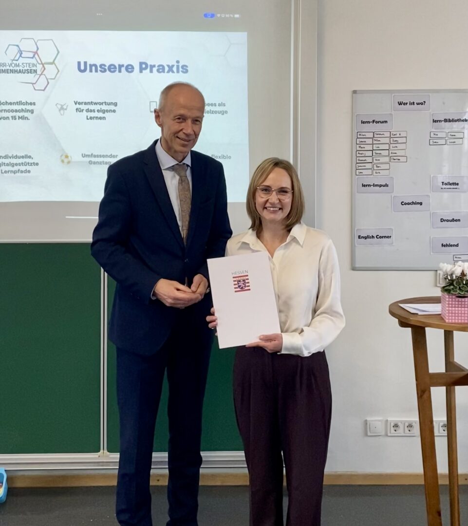Minister überreicht Ernennungsurkunde: Dr. Tina Hoffmann-Deist nach ...